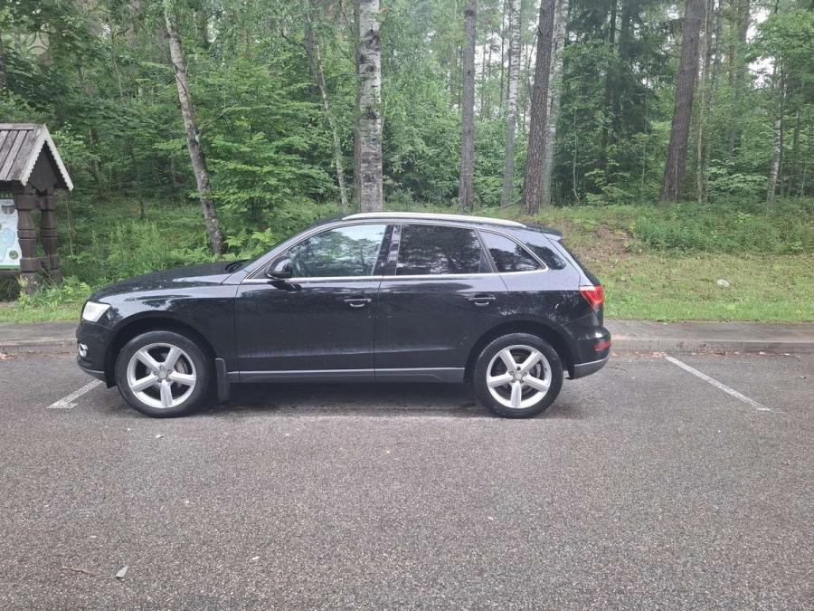 Black Audi Q5 2013 in Visaginas, with an engine capacity of 2.00 L and mileage of 326 thousand km for 13999 €, photo 5 on AUTOMOTO.COM.LV