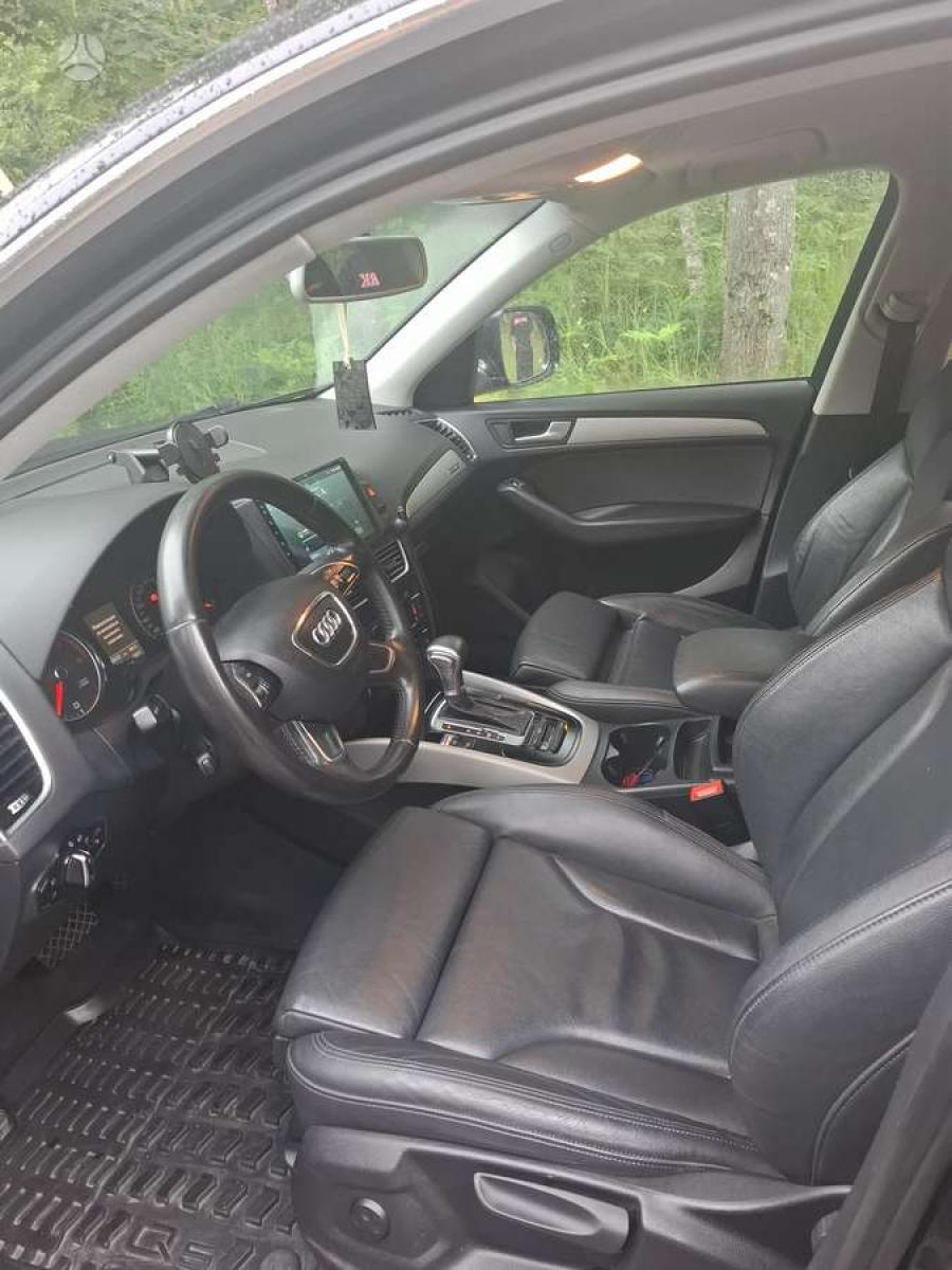 Black Audi Q5 2013 in Visaginas, with an engine capacity of 2.00 L and mileage of 326 thousand km for 13999 €, photo 10 on AUTOMOTO.COM.LV
