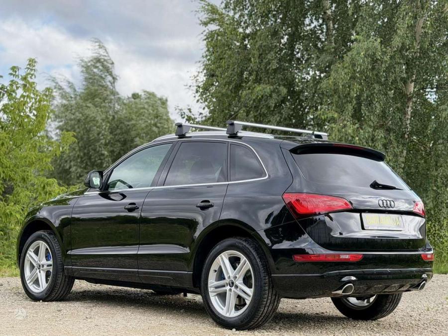 Black Audi Q5 2013 in Siauliai, with an engine capacity of 2.97 L and mileage of 211 thousand km for 14400 €, photo 4 on AUTOMOTO.COM.LV