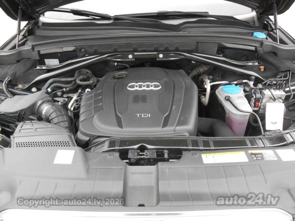 Black Audi Q5 2013 in Viljandi, with an engine capacity of 2.00 L and mileage of 206 thousand km for 11990 €, photo 10 on AUTOMOTO.COM.LV