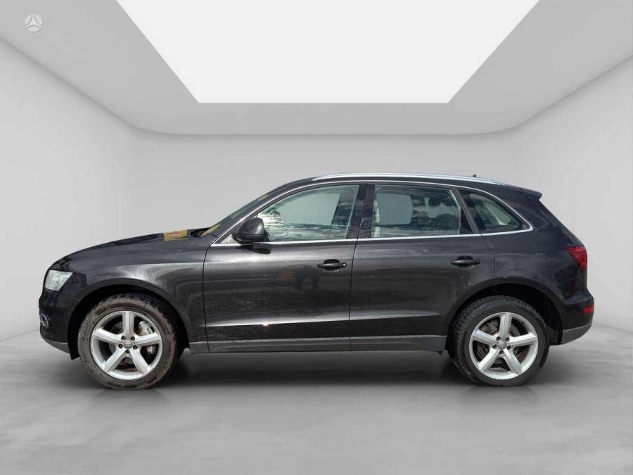 Black Audi Q5 2013 in Kaunas, with an engine capacity of 3.00 L and mileage of 283 thousand km for 12390 €, photo 4 on AUTOMOTO.COM.LV