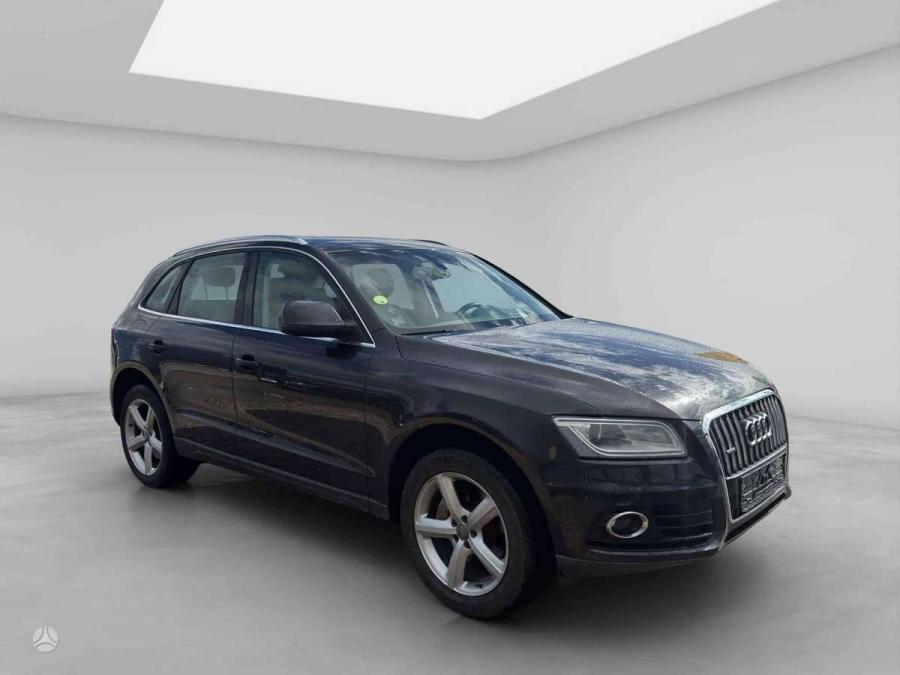 Black Audi Q5 2013 in Kaunas, with an engine capacity of 3.00 L and mileage of 283 thousand km for 12390 €, photo 9 on AUTOMOTO.COM.LV