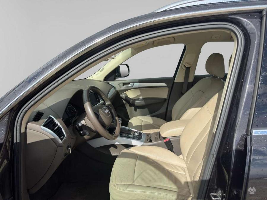Black Audi Q5 2013 in Kaunas, with an engine capacity of 3.00 L and mileage of 283 thousand km for 12390 €, photo 10 on AUTOMOTO.COM.LV