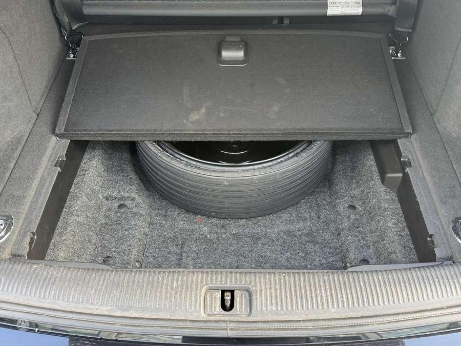 Black Audi Q5 2013 in Vilnius, with an engine capacity of 1.97 L and mileage of 251 thousand km for 13500 €, photo 16 on AUTOMOTO.COM.LV