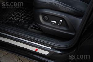 Black Audi Q5 2013 in Riga, with an engine capacity of 3.00 L and mileage of 0 thousand km for 12950 €, photo 20 on AUTOMOTO.COM.LV