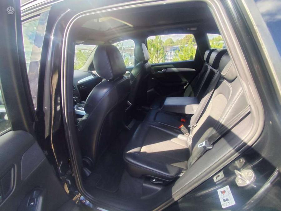 Melns Audi Q5 2013 Šauļi, ar dzinēja tilpumu 2.00 L un nobraukumu 260 tūkst. km par 11500 €, foto 20 vietnē AUTOMOTO.COM.LV