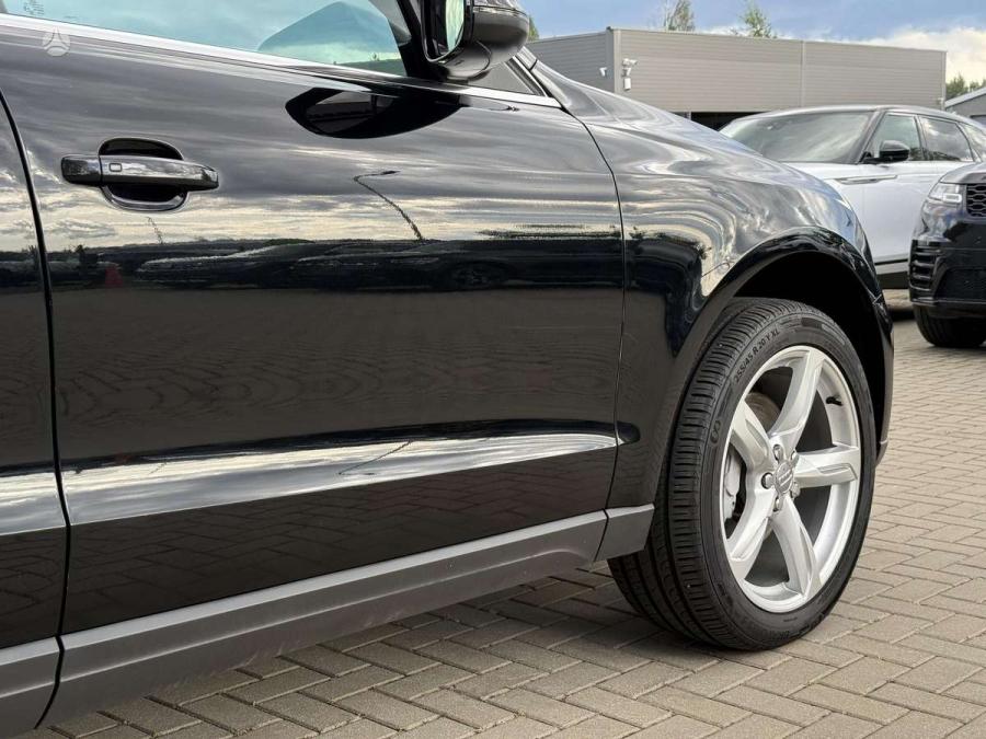 Black Audi Q5 2013 in Vilnius, with an engine capacity of 2.97 L and mileage of 270 thousand km for 13000 €, photo 11 on AUTOMOTO.COM.LV