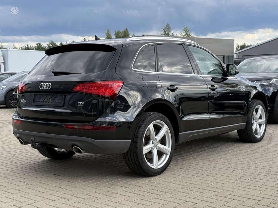 Black Audi Q5 2013 in Vilnius, with an engine capacity of 2.97 L and mileage of 270 thousand km for 13000 €, photo 13 on AUTOMOTO.COM.LV