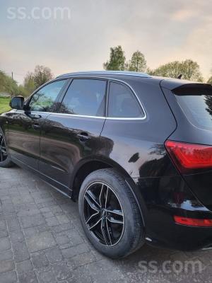 Black Audi Q5 2014 in Riga, with an engine capacity of 2.00 L and mileage of 348 thousand km for 8399 €, photo 4 on AUTOMOTO.COM.LV