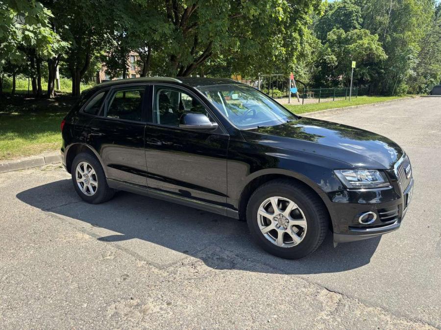 Black Audi Q5 2014 in Vilnius, with an engine capacity of 1.97 L and mileage of 245 thousand km for 9000 €, photo 10 on AUTOMOTO.COM.LV