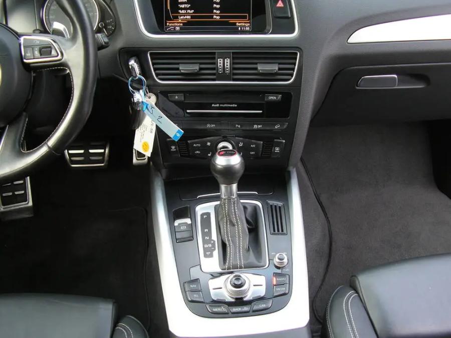Black Audi Q5 2014 in Sigulda, with an engine capacity of 3.00 L and mileage of 208 thousand km for 16990 €, photo 18 on AUTOMOTO.COM.LV