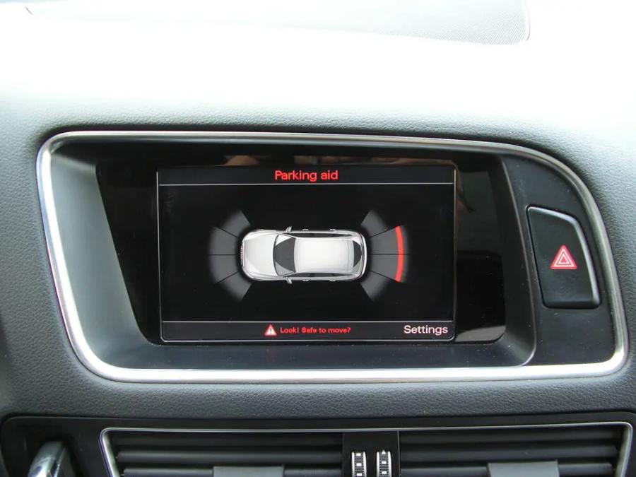 Black Audi Q5 2014 in Sigulda, with an engine capacity of 3.00 L and mileage of 208 thousand km for 16990 €, photo 19 on AUTOMOTO.COM.LV