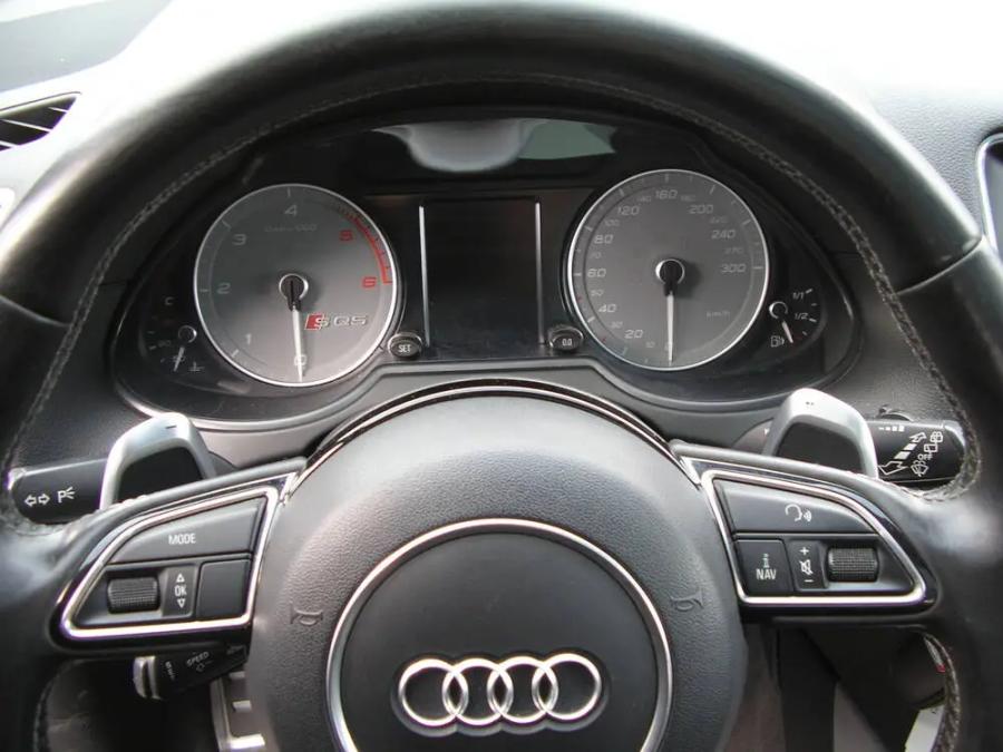 Black Audi Q5 2014 in Sigulda, with an engine capacity of 3.00 L and mileage of 208 thousand km for 16990 €, photo 20 on AUTOMOTO.COM.LV