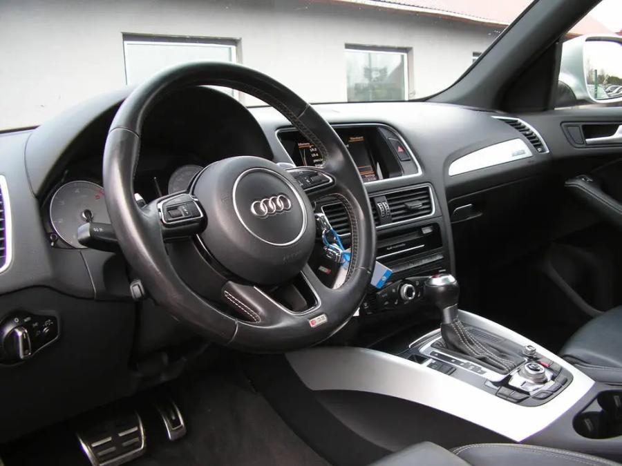 Black Audi Q5 2014 in Sigulda, with an engine capacity of 3.00 L and mileage of 208 thousand km for 16990 €, photo 21 on AUTOMOTO.COM.LV