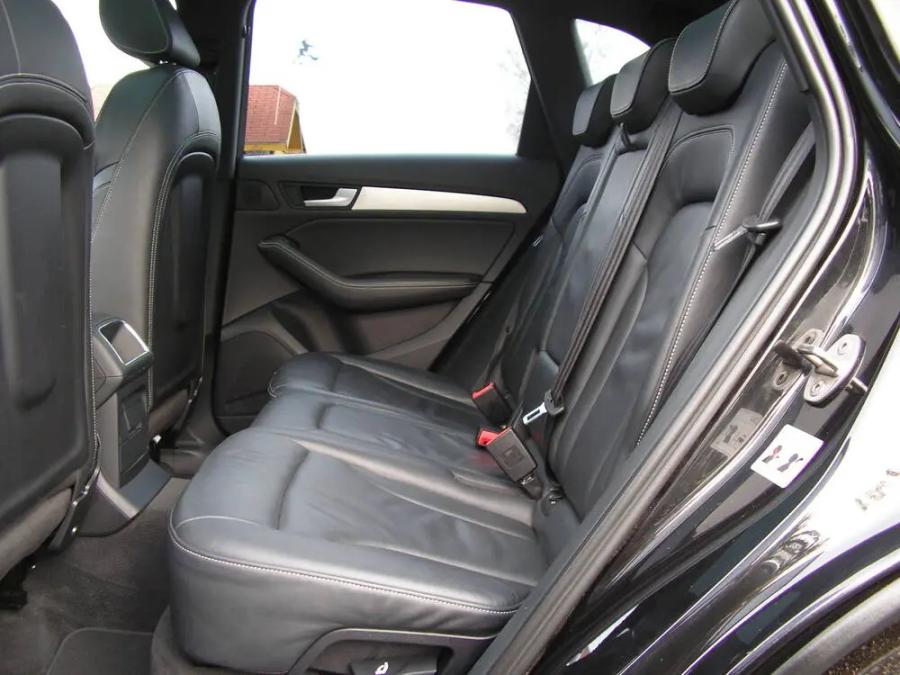 Black Audi Q5 2014 in Sigulda, with an engine capacity of 3.00 L and mileage of 208 thousand km for 16990 €, photo 24 on AUTOMOTO.COM.LV