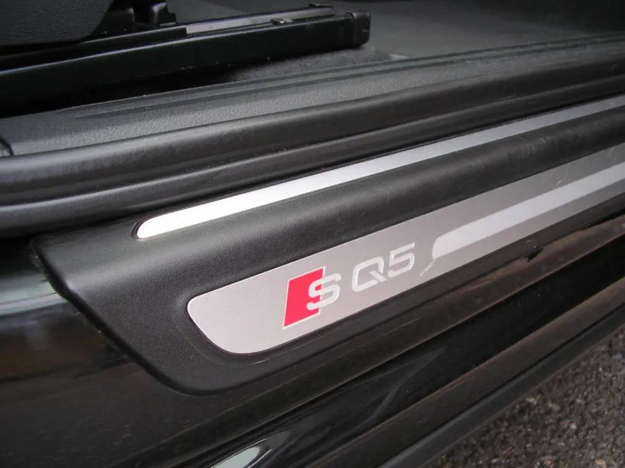 Black Audi Q5 2014 in Sigulda, with an engine capacity of 3.00 L and mileage of 208 thousand km for 16990 €, photo 32 on AUTOMOTO.COM.LV