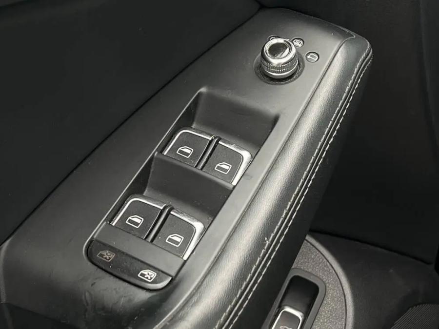 Black Audi Q5 2014 in Rezekne, with an engine capacity of 2.00 L and mileage of 176 thousand km for 14990 €, photo 26 on AUTOMOTO.COM.LV