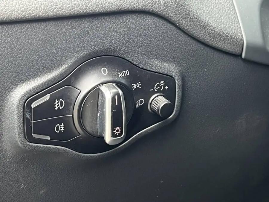 Black Audi Q5 2014 in Rezekne, with an engine capacity of 2.00 L and mileage of 176 thousand km for 14990 €, photo 32 on AUTOMOTO.COM.LV