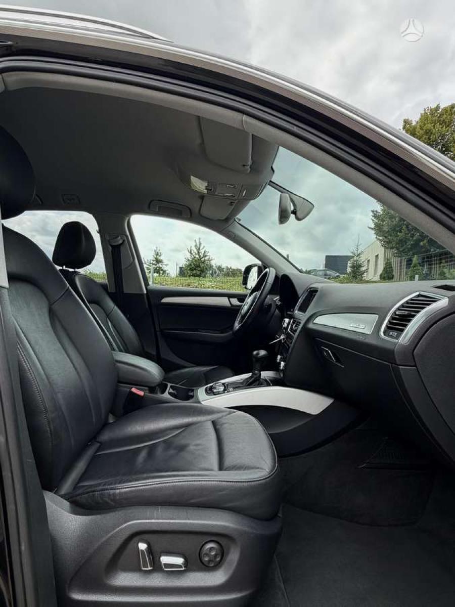 Black Audi Q5 2014 in Taurage, with an engine capacity of 1.97 L and mileage of 240 thousand km for 12600 €, photo 34 on AUTOMOTO.COM.LV