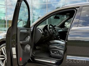 Black Audi Q5 2014 in Rezekne, with an engine capacity of 3.00 L and mileage of 213 thousand km for 14990 €, photo 13 on AUTOMOTO.COM.LV