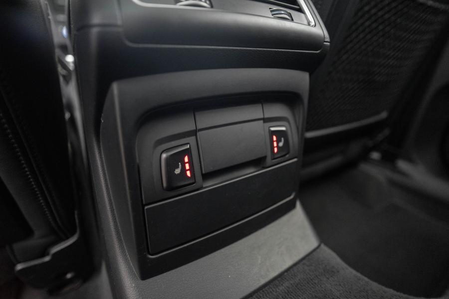 Black Audi Q5 2014 in Riga, with an engine capacity of 3.00 L and mileage of 263 thousand km for 13990 €, photo 30 on AUTOMOTO.COM.LV