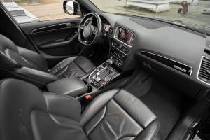 Black Audi Q5 2014 in Riga, with an engine capacity of 3.00 L and mileage of 263 thousand km for 13990 €, photo 31 on AUTOMOTO.COM.LV