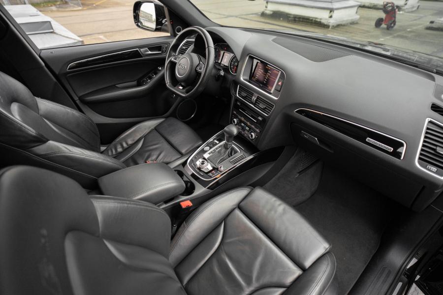 Black Audi Q5 2014 in Riga, with an engine capacity of 3.00 L and mileage of 263 thousand km for 13990 €, photo 31 on AUTOMOTO.COM.LV