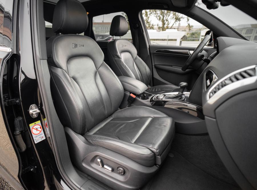 Black Audi Q5 2014 in Riga, with an engine capacity of 3.00 L and mileage of 263 thousand km for 13990 €, photo 32 on AUTOMOTO.COM.LV