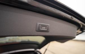 Black Audi Q5 2014 in Riga, with an engine capacity of 3.00 L and mileage of 263 thousand km for 13990 €, photo 35 on AUTOMOTO.COM.LV