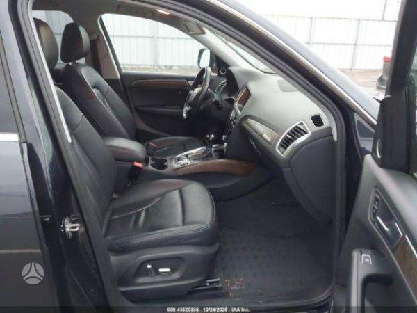 Black Audi Q5 2015 in Klaipeda, with an engine capacity of 1.98 L and mileage of 131 thousand km for 5300 €, photo 5 on AUTOMOTO.COM.LV