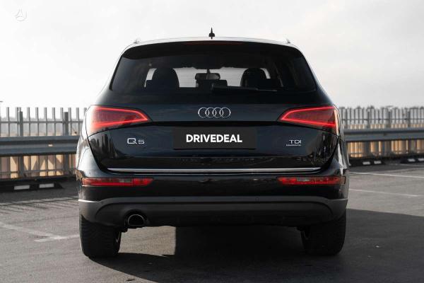 Black Audi Q5 2015 in Vilnius, with an engine capacity of 1.97 L and mileage of 215 thousand km for 14950 €, photo 6 on AUTOMOTO.COM.LV