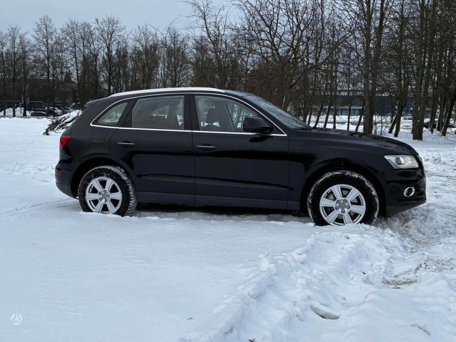 Black Audi Q5 2015 in Klaipeda, with an engine capacity of 2.00 L and mileage of 389 thousand km for 10900 €, photo 3 on AUTOMOTO.COM.LV