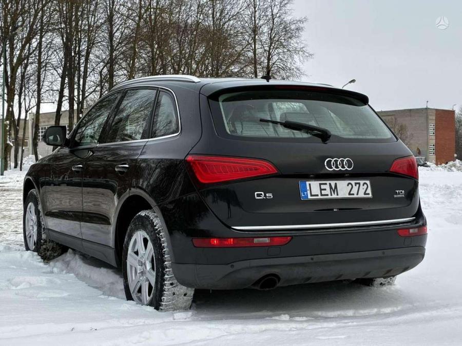 Black Audi Q5 2015 in Klaipeda, with an engine capacity of 2.00 L and mileage of 389 thousand km for 10900 €, photo 5 on AUTOMOTO.COM.LV
