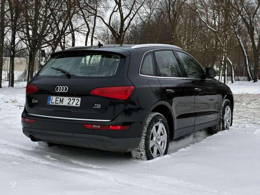 Black Audi Q5 2015 in Klaipeda, with an engine capacity of 2.00 L and mileage of 389 thousand km for 10900 €, photo 6 on AUTOMOTO.COM.LV