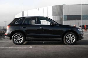 Black Audi Q5 2015 in Vilnius, with an engine capacity of 1.97 L and mileage of 215 thousand km for 14900 €, photo 4 on AUTOMOTO.COM.LV