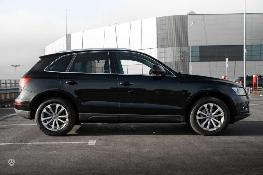 Black Audi Q5 2015 in Vilnius, with an engine capacity of 1.97 L and mileage of 215 thousand km for 14900 €, photo 3 on AUTOMOTO.COM.LV