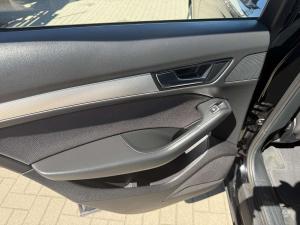 Melns Audi Q5 2015 Tauragė, ar dzinēja tilpumu 1.97 L un nobraukumu 289 tūkst. km par 10500 €, foto 17 vietnē AUTOMOTO.COM.LV