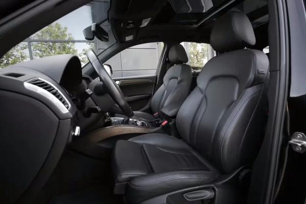 Black Audi Q5 2015 in Jelgava, with an engine capacity of 2.00 L and mileage of 220 thousand km for 14990 €, photo 10 on AUTOMOTO.COM.LV