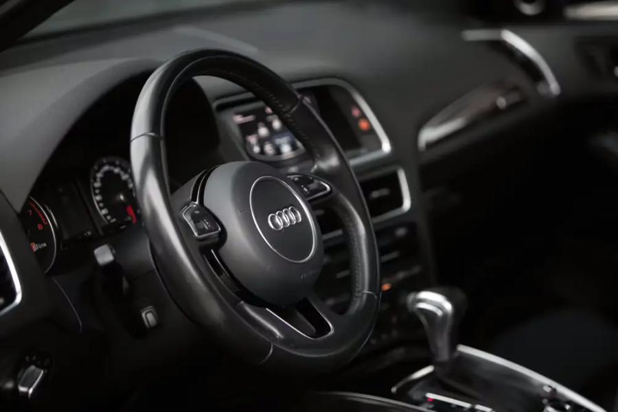 Melns Audi Q5 2015 Jelgava, ar dzinēja tilpumu 2.00 L un nobraukumu 157 tūkst. km par 16990 €, foto 21 vietnē AUTOMOTO.COM.LV