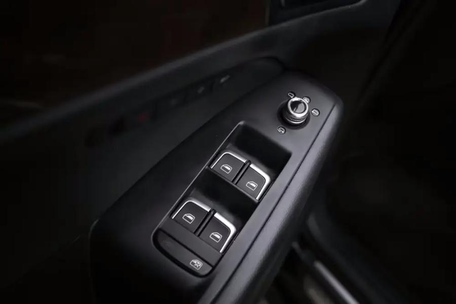Melns Audi Q5 2015 Jelgava, ar dzinēja tilpumu 2.00 L un nobraukumu 157 tūkst. km par 16990 €, foto 25 vietnē AUTOMOTO.COM.LV
