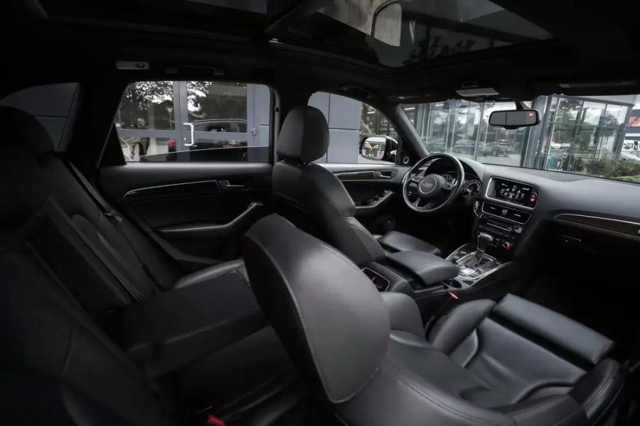 Melns Audi Q5 2015 Jelgava, ar dzinēja tilpumu 2.00 L un nobraukumu 157 tūkst. km par 16990 €, foto 33 vietnē AUTOMOTO.COM.LV