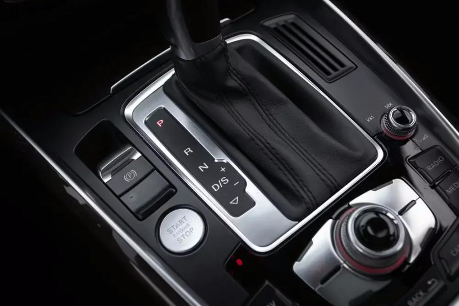 Melns Audi Q5 2015 Jelgava, ar dzinēja tilpumu 2.00 L un nobraukumu 157 tūkst. km par 16990 €, foto 36 vietnē AUTOMOTO.COM.LV