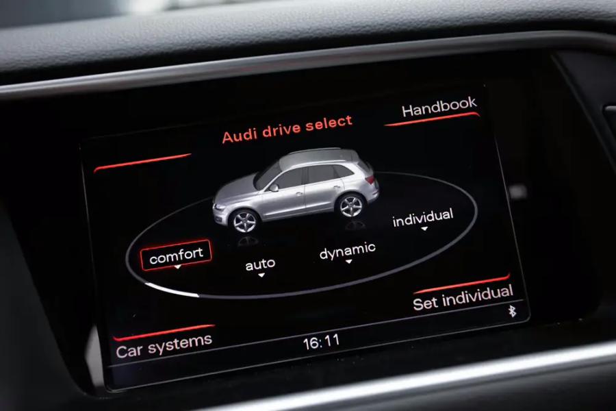 Melns Audi Q5 2015 Jelgava, ar dzinēja tilpumu 2.00 L un nobraukumu 157 tūkst. km par 16990 €, foto 41 vietnē AUTOMOTO.COM.LV