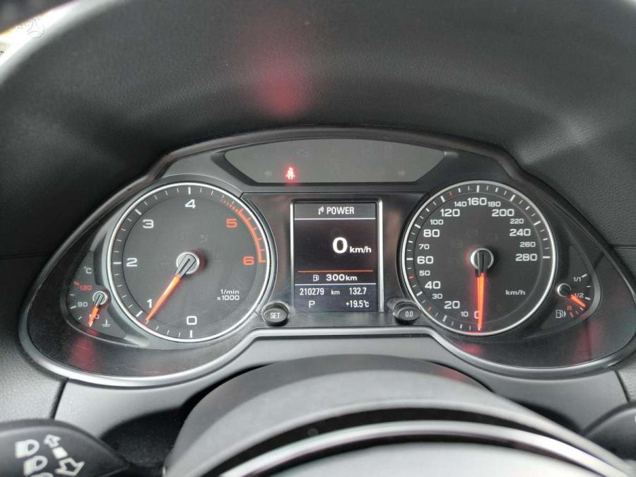 Melns Audi Q5 2015 Viļņa, ar dzinēja tilpumu 1.97 L un nobraukumu 210 tūkst. km par 12800 €, foto 27 vietnē AUTOMOTO.COM.LV