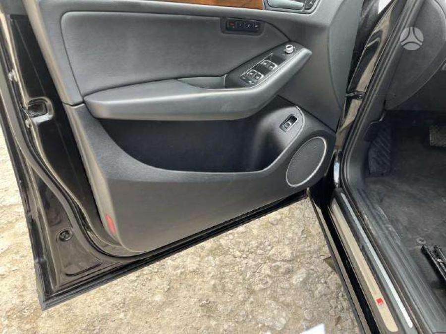 Black Audi Q5 2015 in Vilnius, with an engine capacity of 3.00 L and mileage of 156 thousand km for 6900 €, photo 23 on AUTOMOTO.COM.LV