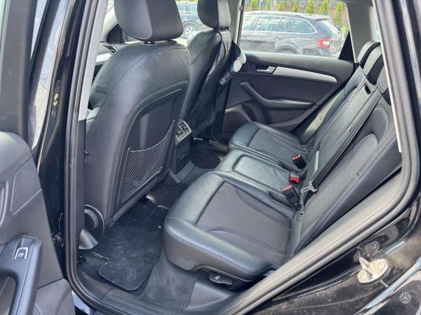 Melns Audi Q5 2015 Alīta, ar dzinēja tilpumu 2.00 L un nobraukumu 175 tūkst. km par 9950 €, foto 10 vietnē AUTOMOTO.COM.LV