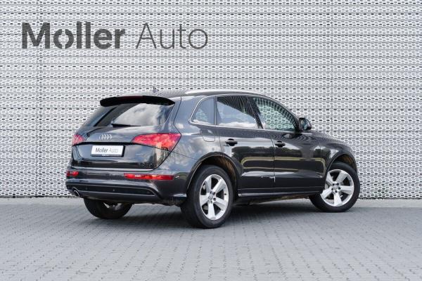 Black Audi Q5 2015 in Marupe, with an engine capacity of 2.00 L and mileage of 240 thousand km for 11950 €, photo 4 on AUTOMOTO.COM.LV