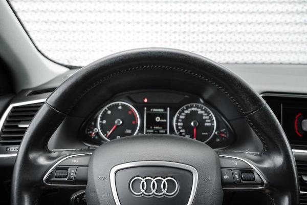 Black Audi Q5 2015 in Marupe, with an engine capacity of 2.00 L and mileage of 240 thousand km for 11950 €, photo 10 on AUTOMOTO.COM.LV