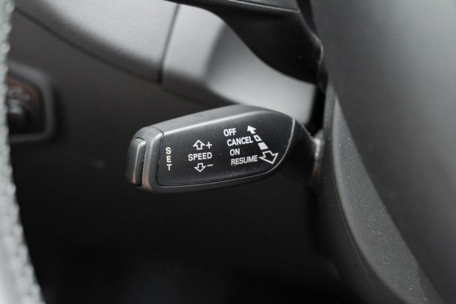 Black Audi Q5 2015 in Marupe, with an engine capacity of 2.00 L and mileage of 240 thousand km for 11950 €, photo 12 on AUTOMOTO.COM.LV