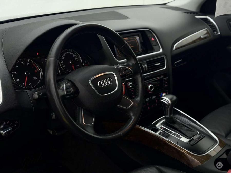 Black Audi Q5 2015 in Vilnius, with an engine capacity of 1.98 L and mileage of 192 thousand km for 11999 €, photo 10 on AUTOMOTO.COM.LV